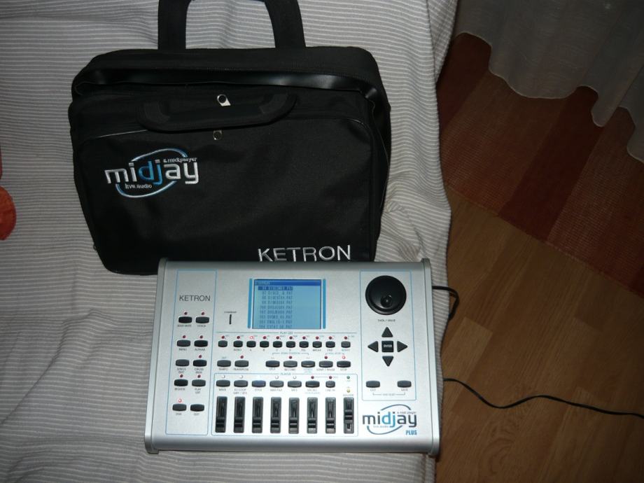 Ketron Midjay plus, aranžer, midi, mp3 player sa vokalistom