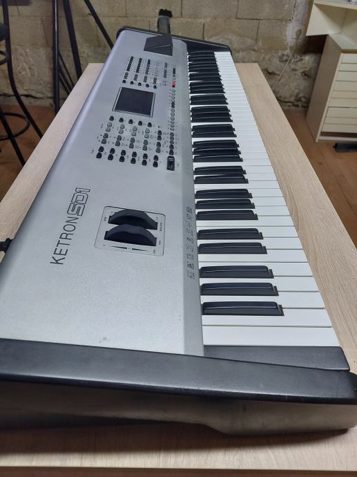 Ketron SD1 klavijatura