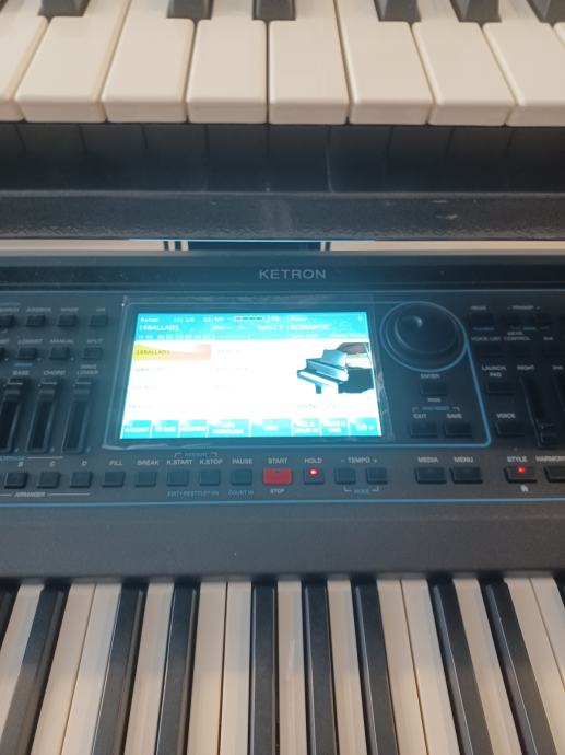 KETRON SD9 ARRANGER KEYBOARD