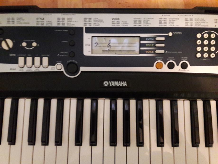 Klavijatura Yamaha + Stalak za note (Hitno ! )