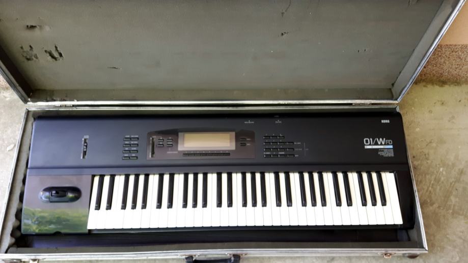 KORG 01w/fd WORKSTATION