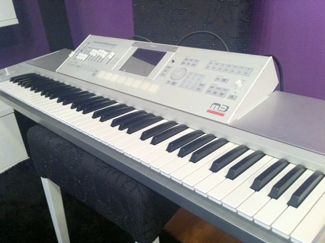 KORG M3 73 expanded + flight case