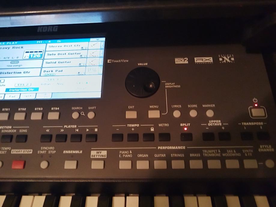 Korg Pa600