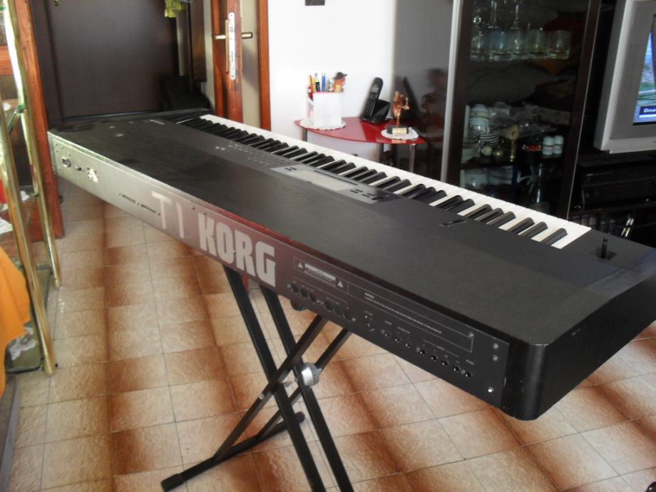 Korg T1
