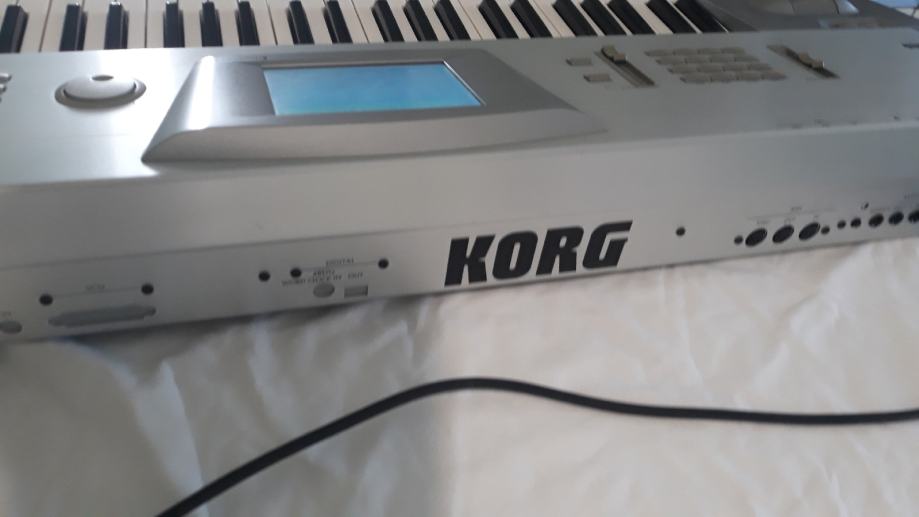Korg Trinity