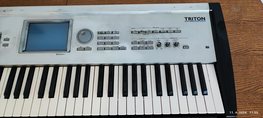Korg triton classic