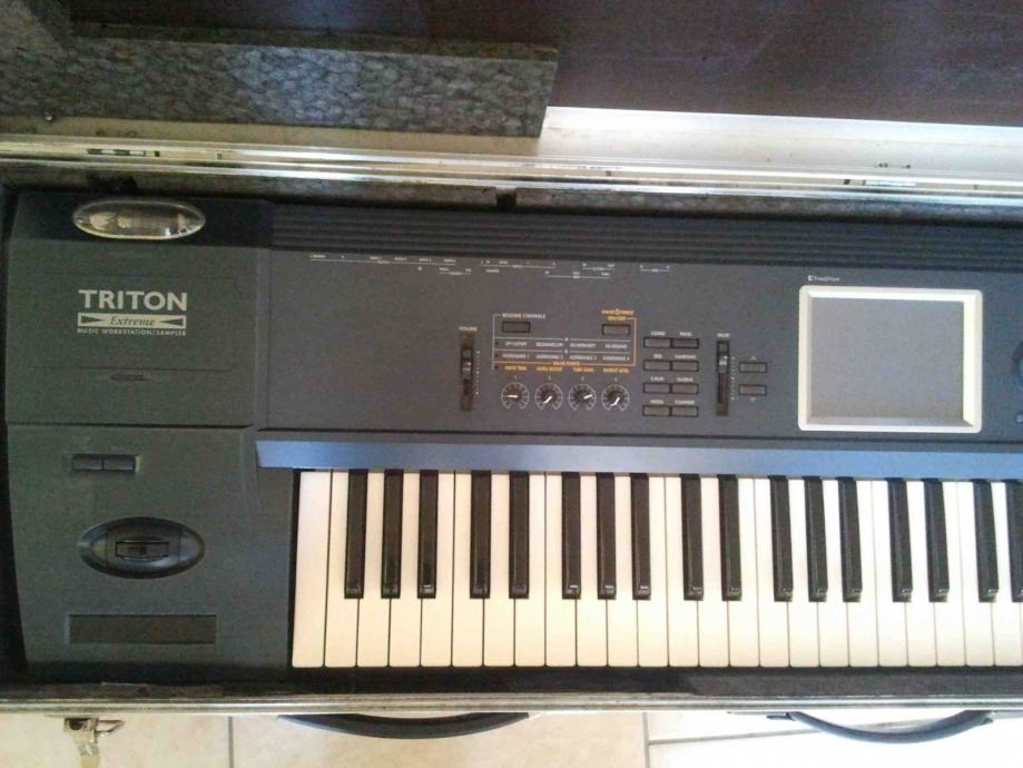 KORG Triton Extreme 76