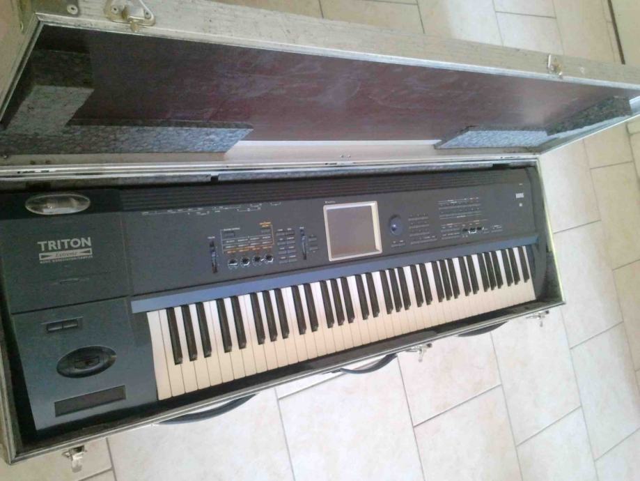 KORG Triton Extreme 76