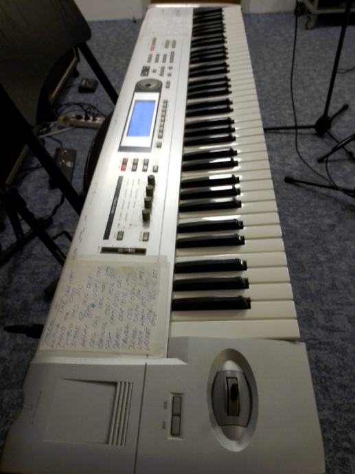 KORG Triton Le 76
