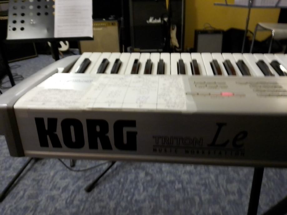 KORG Triton Le 76