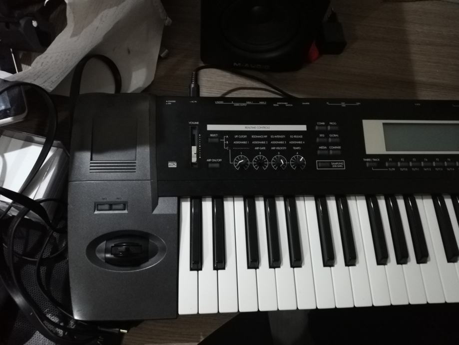 Korg triton tr