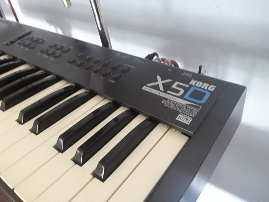 KORG X5D