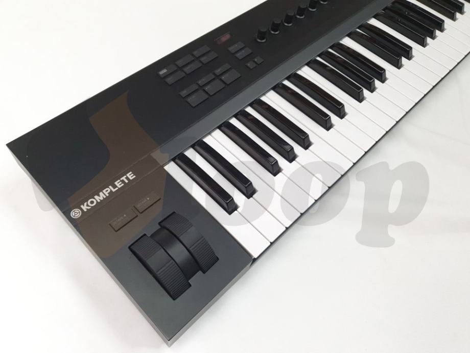 Native Instruments Komplete Kontrol A49 MIDI kontroler
