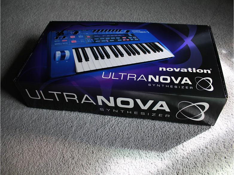 Novation Ultranova VA sintisajzer