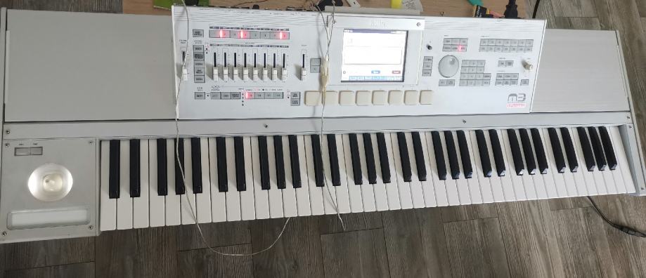 Prodajem Korg M3 73 Xpanded