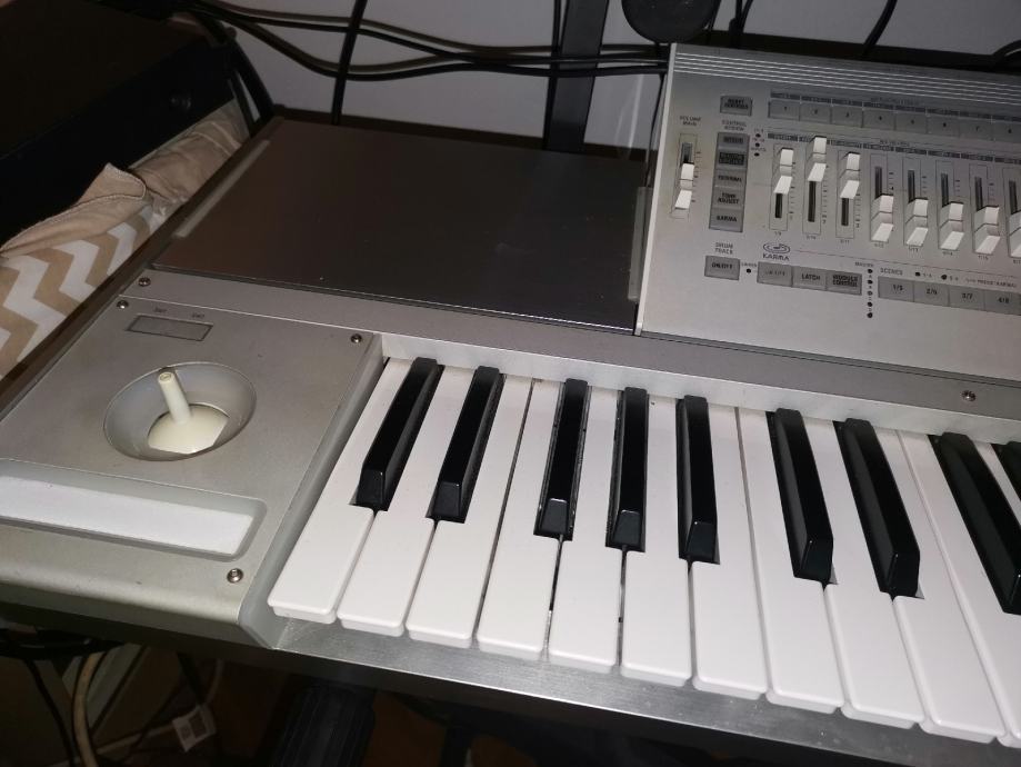 Prodajem Korg M3 73 Xpanded