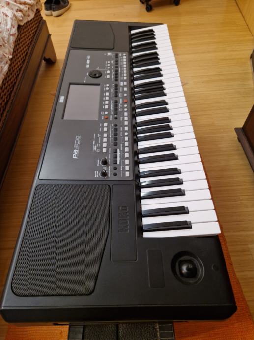 PRODAJEM KORG PA600