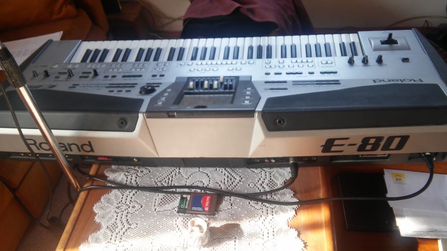 Prodam roland e80 ali menjam ali kupim korg pa 800