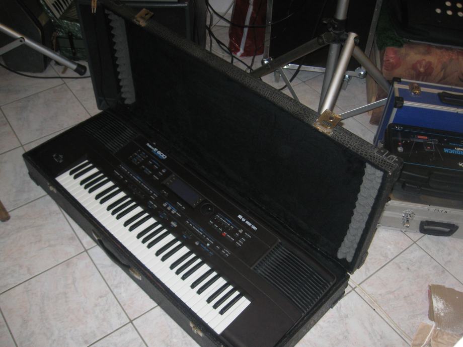 Roland E-600