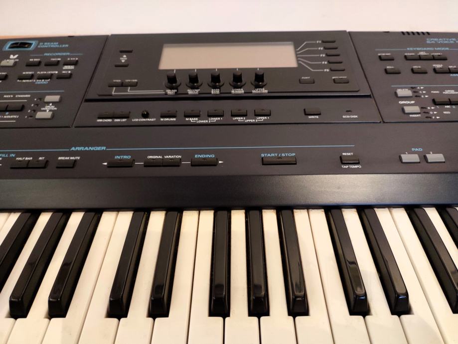Roland EM-2000