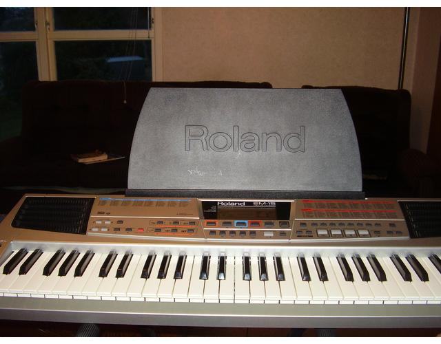 ROLAND EM15