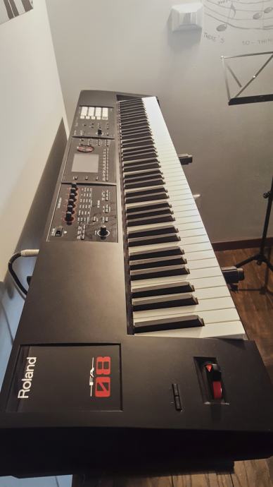 Roland FA-08