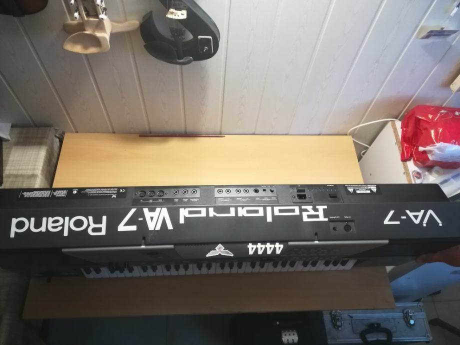 ROLAND VA-7