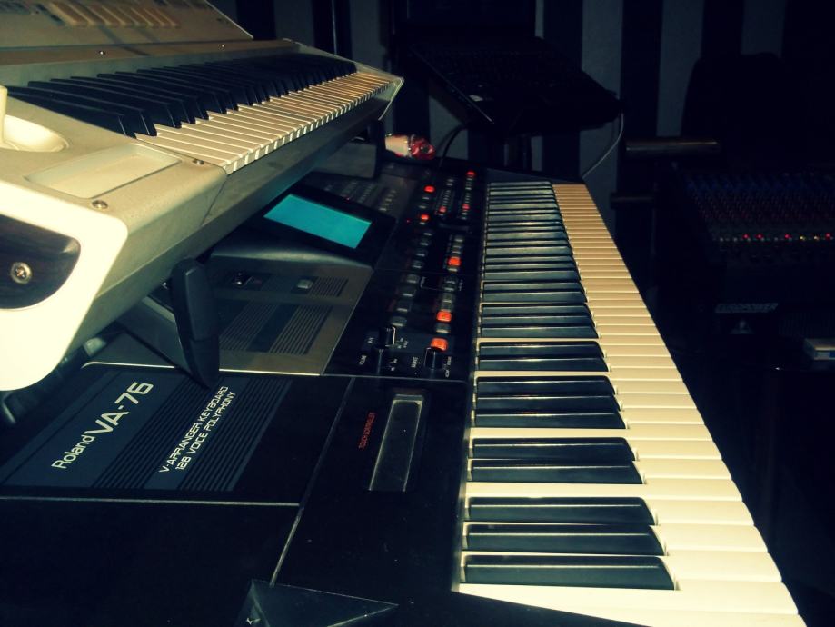 Roland Va-76