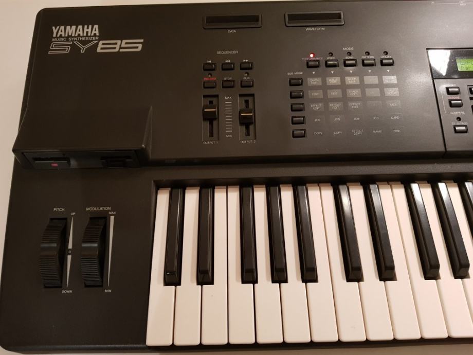 Synthesizer Yamaha sy 85