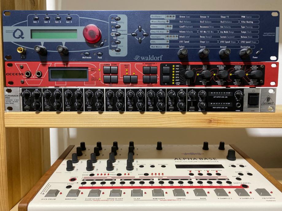 Waldorf Micro Q rack synthesizer