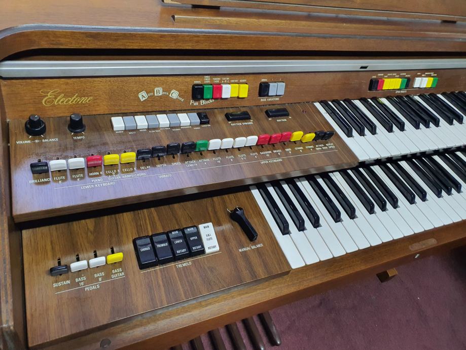 Yamaha Electone C-40 organ