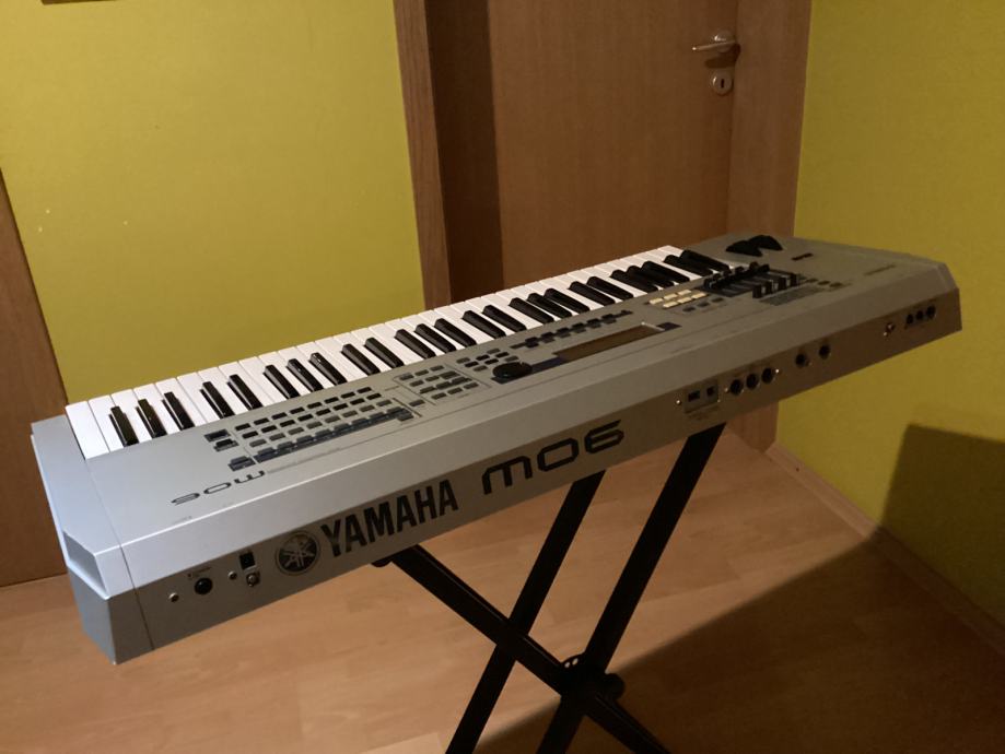 Yamaha MO6