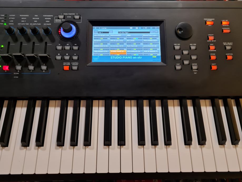 YAMAHA MODX8