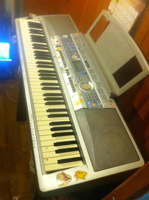 YAMAHA Portable Grand DGX - 200