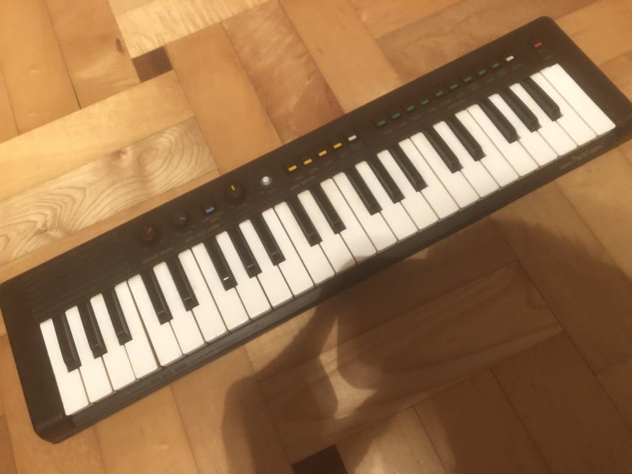 Yamaha PS-2 klavijatura lofi synthesizer