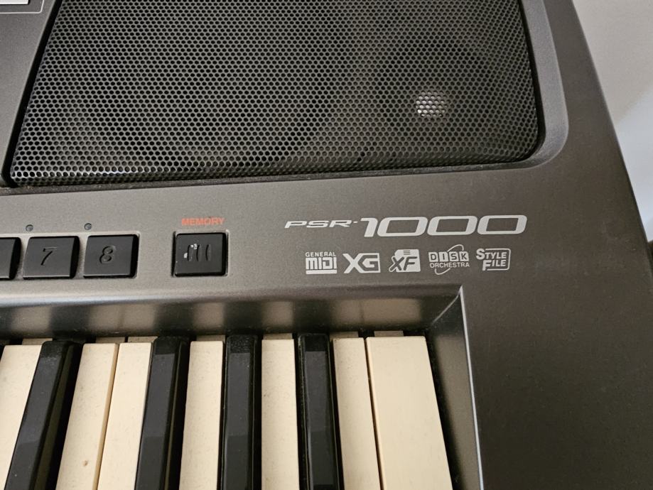 Yamaha PSR 1000 sintisajzer