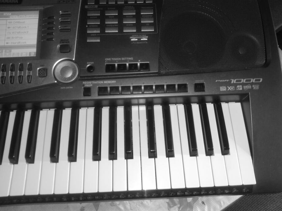 Yamaha psr 1000