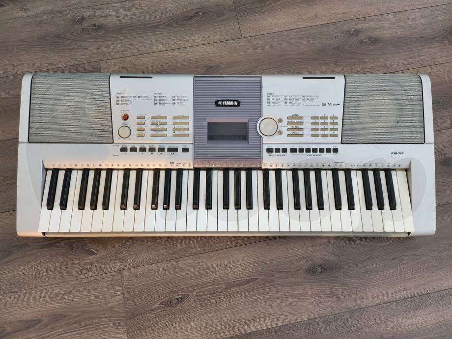 Yamaha PSR-295 školska klavijatura