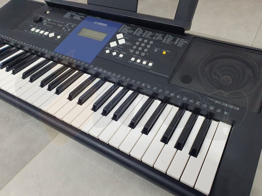 Yamaha PSR-E333 školska klavijatura (do 36 rata)
