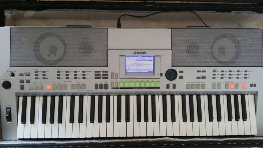 Yamaha PSR S500