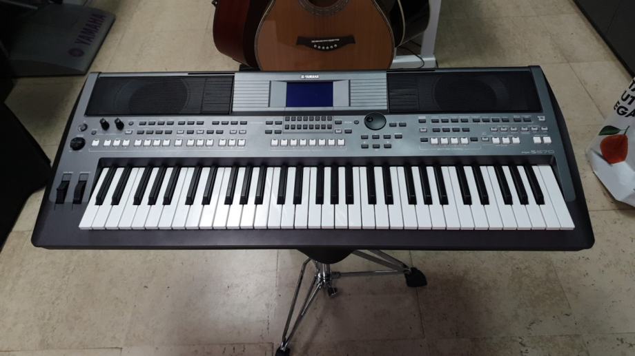 Yamaha PSR-S670