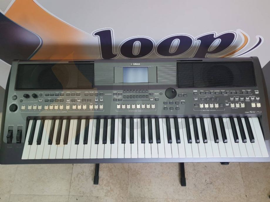 Yamaha PSR-S670