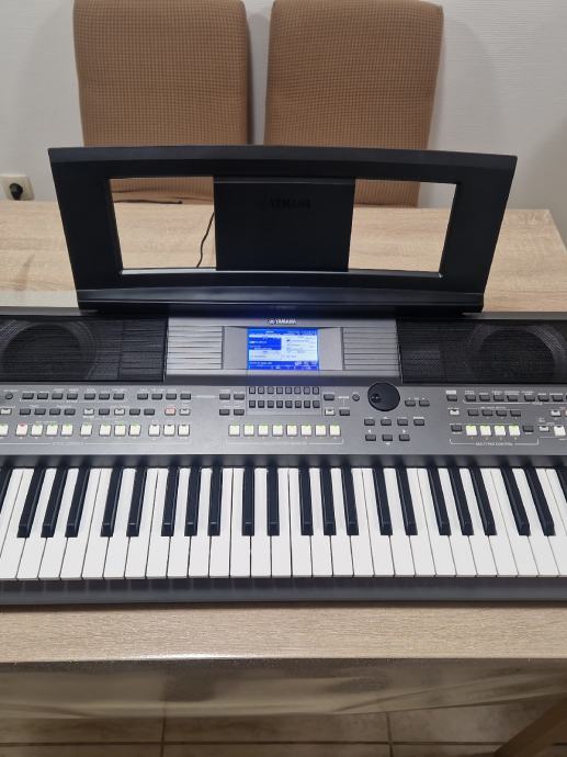 Yamaha PSR-S670