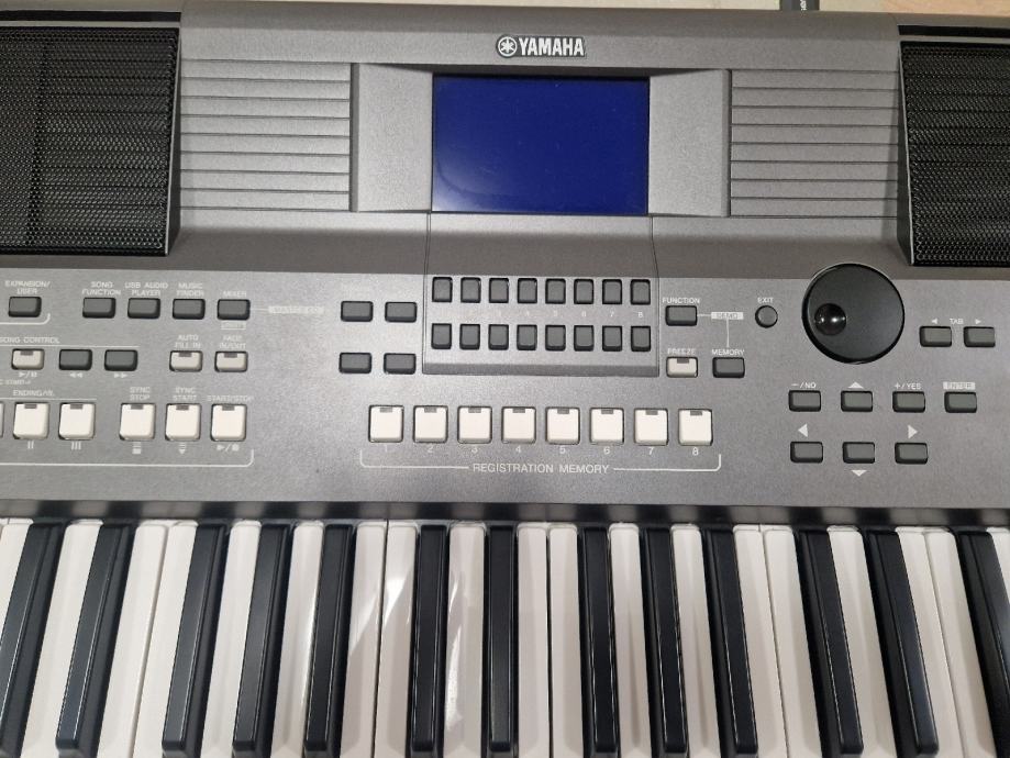 Yamaha PSR-S670