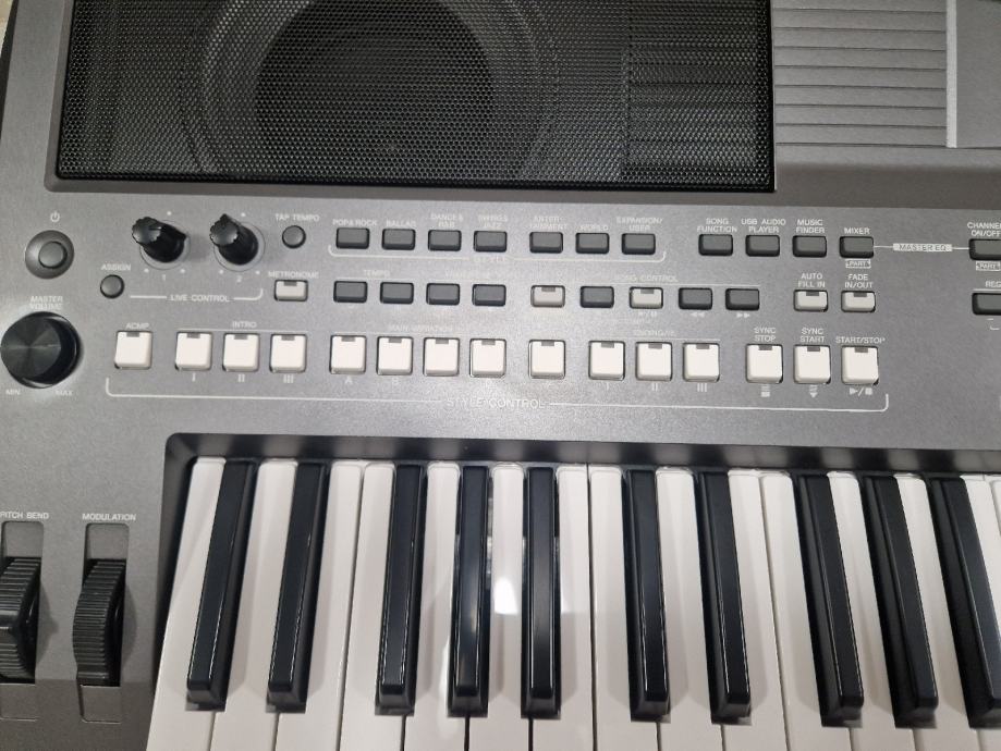 Yamaha PSR-S670