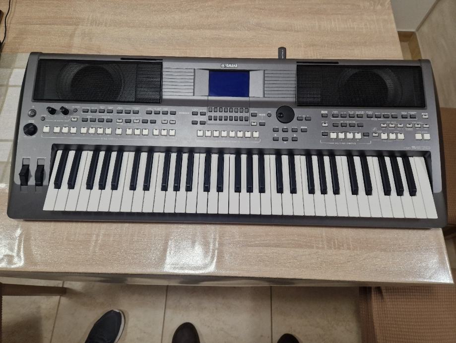 Yamaha PSR-S670