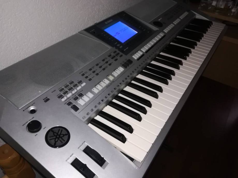 Yamaha PSR-S700 ... PRILIKA... SKORO NOVO!.. moguca zamjena