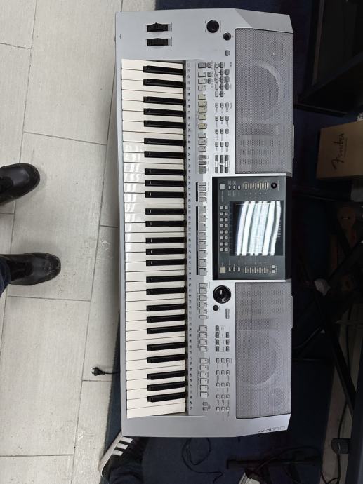 Yamaha PSR S710