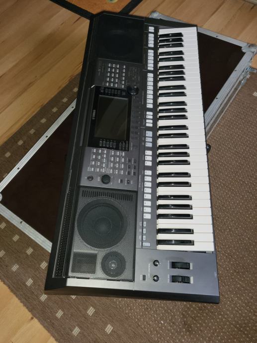 Yamaha psr s770