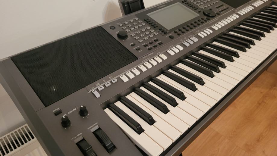 Yamaha PSR-S770